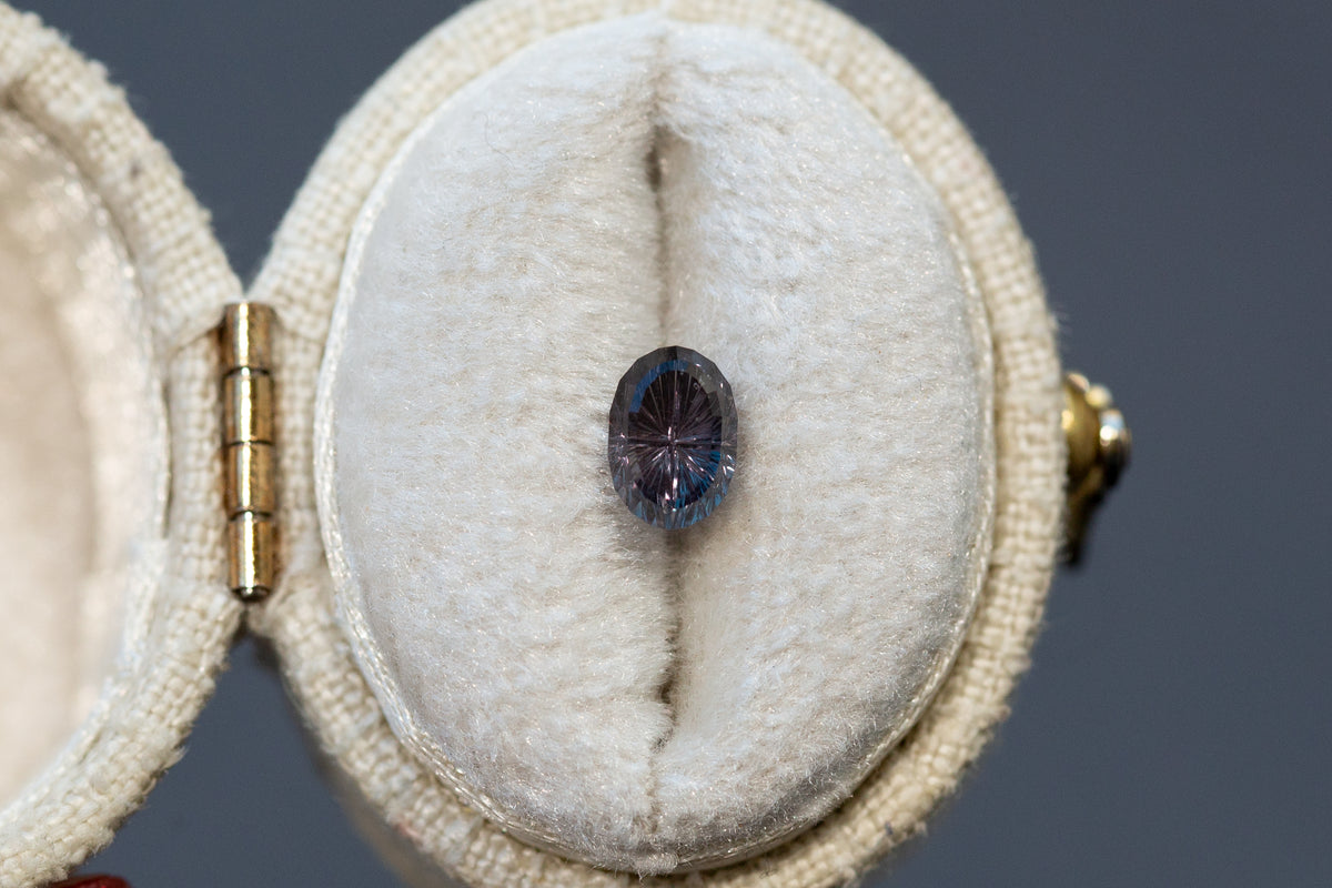 0.93ct Oval Color Change Sapphire - Starbrite Cut By John Dyer – Oore Jewelry