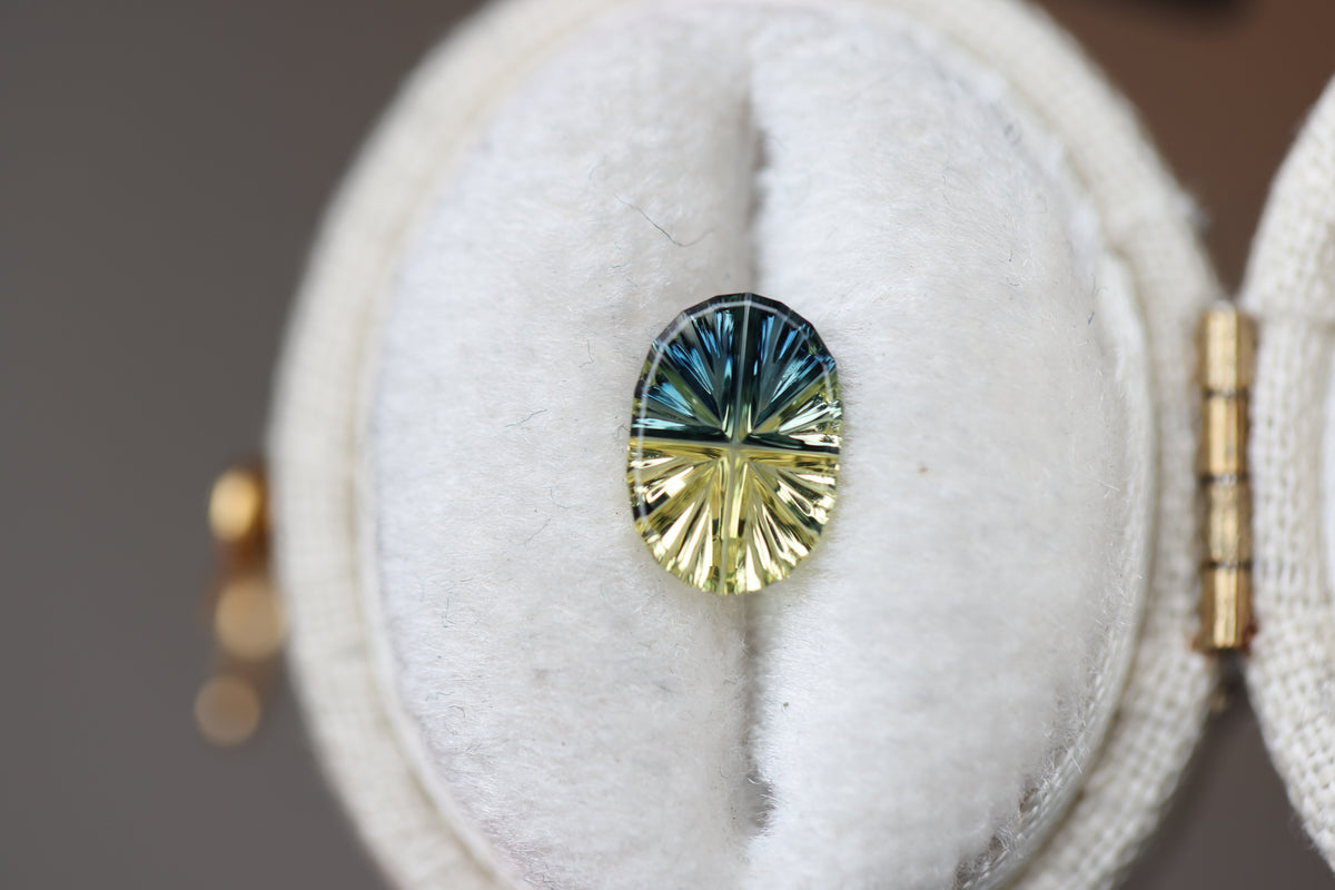 .89ct oval parti sapphire - Starbrite cut by John Dyer – Oore Jewelry