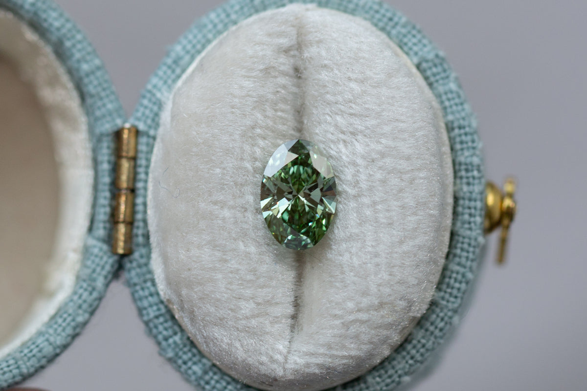 1.01ct Oval Fancy Vivid Green Lab Diamond, VS2 – Oore Jewelry