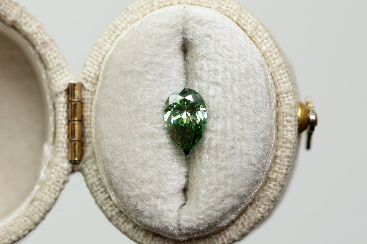 0.91ct Pear Fancy Vivid Green Lab Diamond – Oore Jewelry