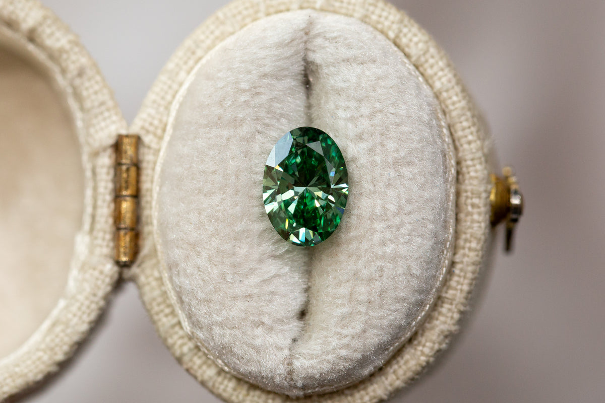 1.50ct Oval Fancy Vivid Green Lab Diamond, VS2 – Oore Jewelry