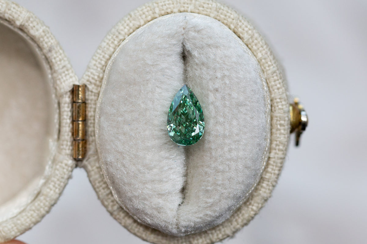 1.03ct Pear Fancy Vivid Green Lab Diamond, VS1 – Oore Jewelry