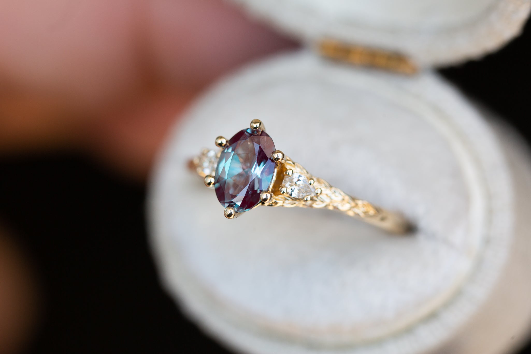 Aspen setting with oval lab alexandrite 6 prongs – Oore jewelry